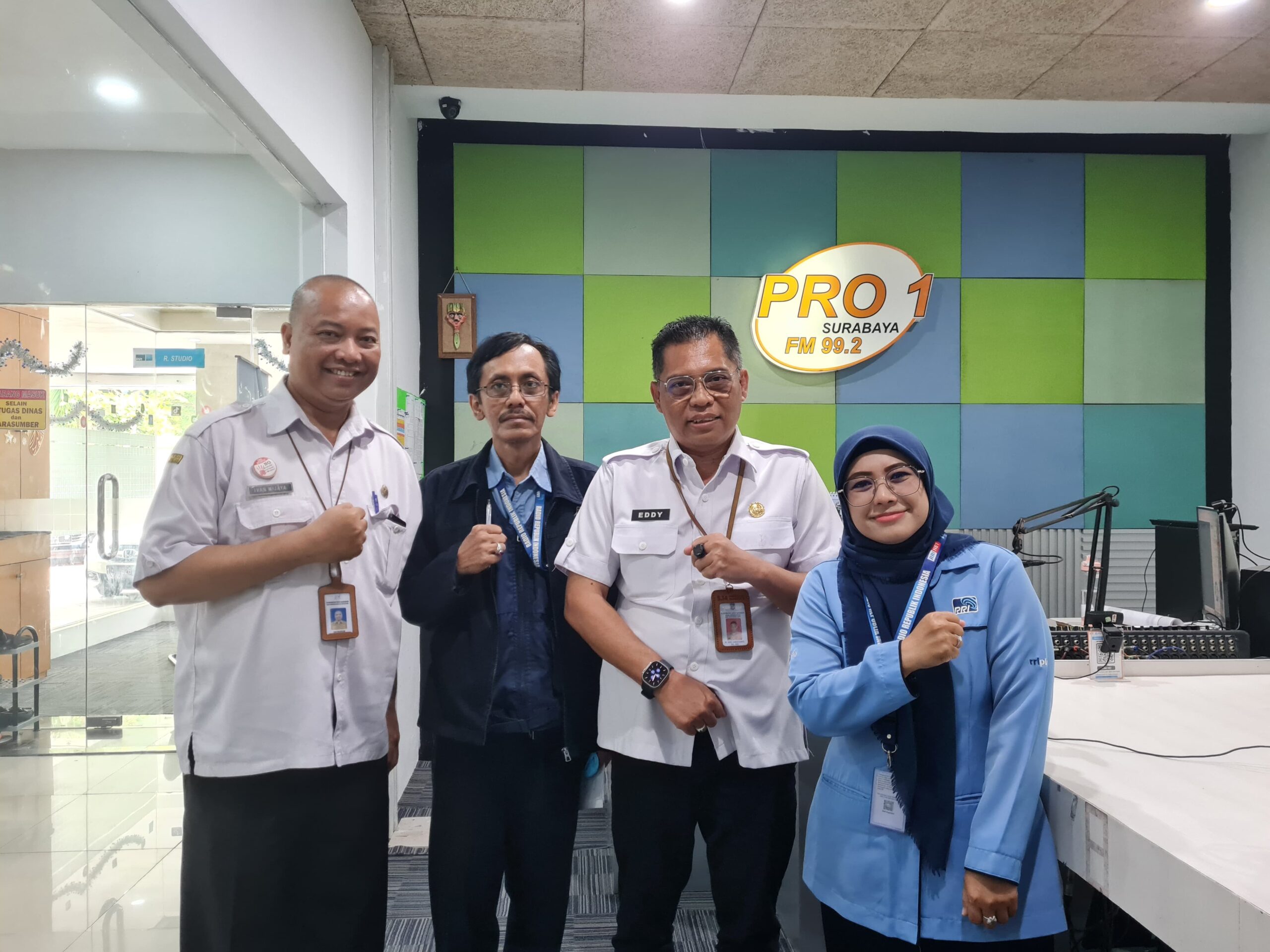 Disdukcapil Surabaya Awali Tahun dengan Talkshow di Pro 1 FM RRI ...